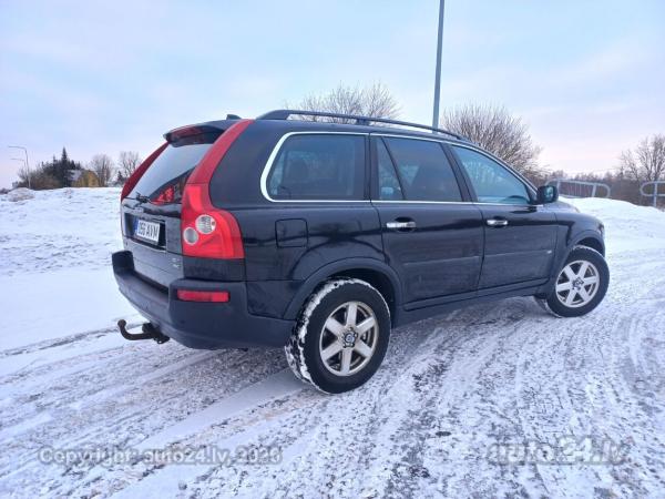 Black Volvo XC90 2005 in Rakvere, with an engine capacity of 2.50 L and mileage of 398 thousand km for 1240 €, photo 5 on AUTOMOTO.COM.LV