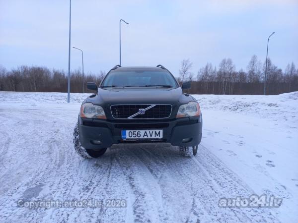 Black Volvo XC90 2005 in Rakvere, with an engine capacity of 2.50 L and mileage of 398 thousand km for 1240 €, photo 9 on AUTOMOTO.COM.LV