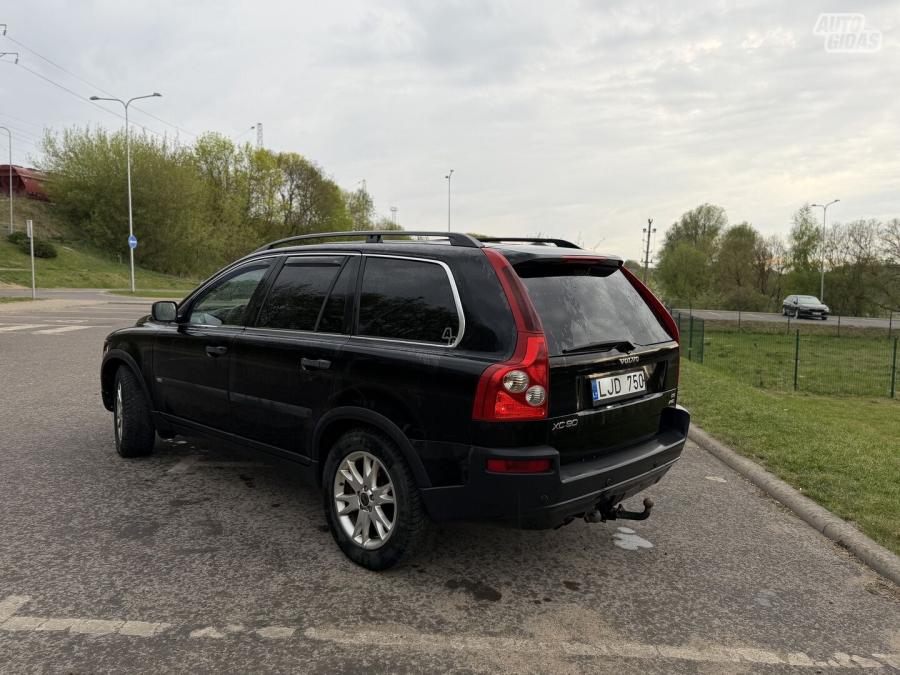 Melns Volvo XC90 2005 Viļņa, ar dzinēja tilpumu 2.40 L un nobraukumu 343 tūkst. km par 2350 €, foto 5 vietnē AUTOMOTO.COM.LV