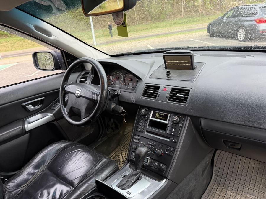 Melns Volvo XC90 2005 Viļņa, ar dzinēja tilpumu 2.40 L un nobraukumu 343 tūkst. km par 2350 €, foto 8 vietnē AUTOMOTO.COM.LV