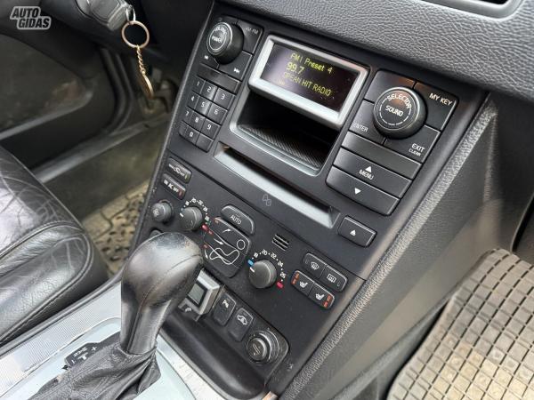Melns Volvo XC90 2005 Viļņa, ar dzinēja tilpumu 2.40 L un nobraukumu 343 tūkst. km par 2350 €, foto 8 vietnē AUTOMOTO.COM.LV
