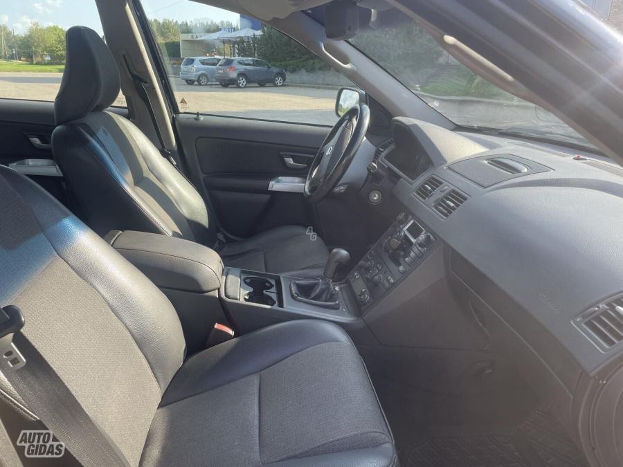 Melns Volvo XC90 2005 Utena, ar dzinēja tilpumu 2.40 L un nobraukumu 390 tūkst. km par 4450 €, foto 8 vietnē AUTOMOTO.COM.LV