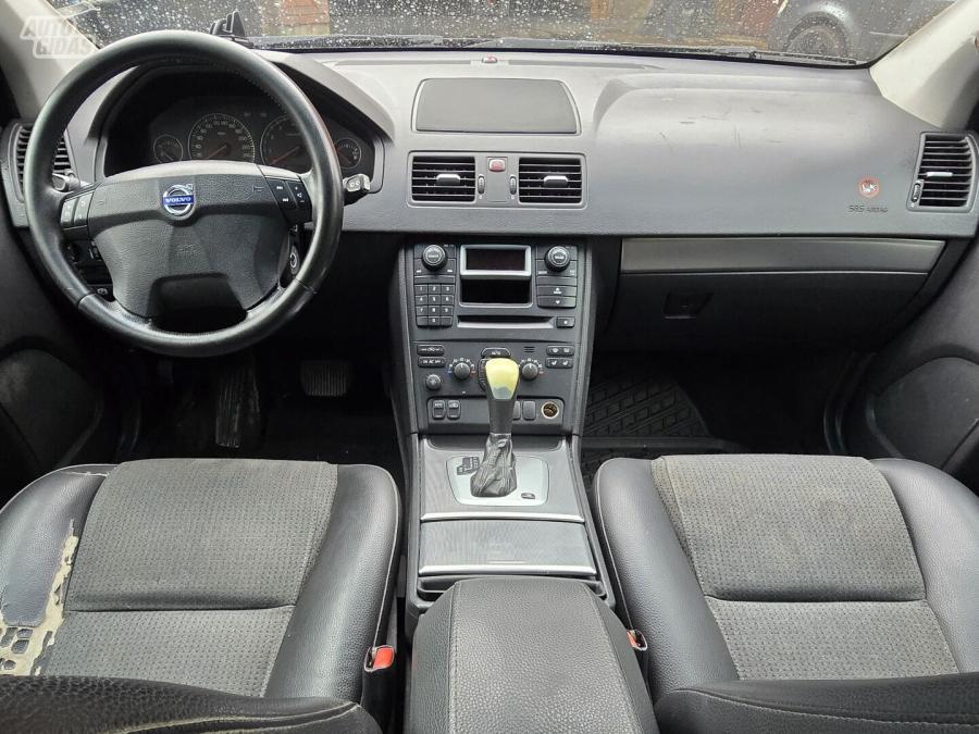 Melns Volvo XC90 2005 Viļņa, ar dzinēja tilpumu 2.50 L un nobraukumu 412 tūkst. km par 3000 €, foto 10 vietnē AUTOMOTO.COM.LV