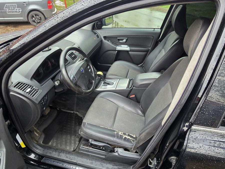 Melns Volvo XC90 2005 Viļņa, ar dzinēja tilpumu 2.50 L un nobraukumu 412 tūkst. km par 3000 €, foto 11 vietnē AUTOMOTO.COM.LV