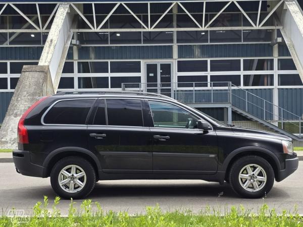 Black Volvo XC90 2005 in Vilnius, with an engine capacity of 2.50 L and mileage of 414 thousand km for 2900 €, photo 3 on AUTOMOTO.COM.LV