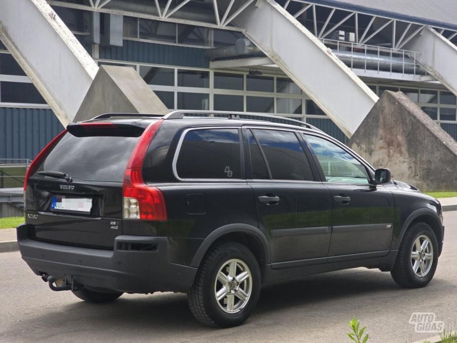 Black Volvo XC90 2005 in Vilnius, with an engine capacity of 2.50 L and mileage of 414 thousand km for 2900 €, photo 6 on AUTOMOTO.COM.LV