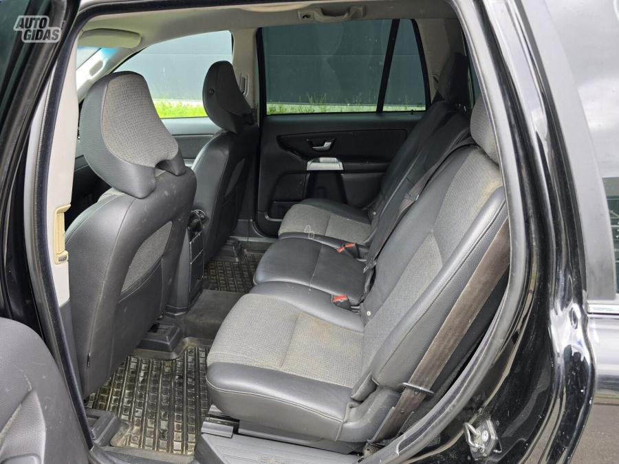 Black Volvo XC90 2005 in Vilnius, with an engine capacity of 2.50 L and mileage of 414 thousand km for 2900 €, photo 14 on AUTOMOTO.COM.LV
