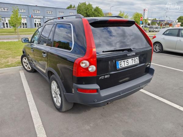 Black Volvo XC90 2005 in Panevezys, with an engine capacity of 2.90 L and mileage of 245 thousand km for 2450 €, photo 4 on AUTOMOTO.COM.LV