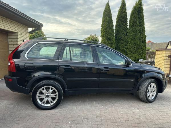 Black Volvo XC90 2005 in Siauliai, with an engine capacity of 2.40 L and mileage of 354 thousand km for 3950 €, photo 6 on AUTOMOTO.COM.LV