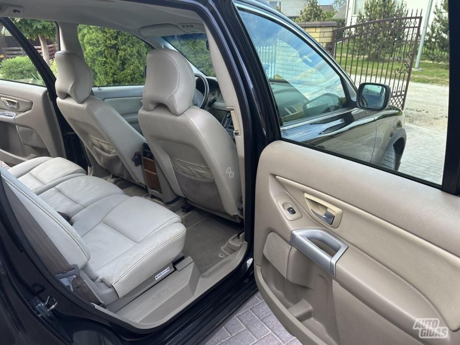 Melns Volvo XC90 2005 Šauļi, ar dzinēja tilpumu 2.40 L un nobraukumu 354 tūkst. km par 3950 €, foto 13 vietnē AUTOMOTO.COM.LV