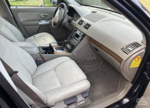 Melns Volvo XC90 2005 Šauļi, ar dzinēja tilpumu 2.40 L un nobraukumu 354 tūkst. km par 3950 €, foto 15 vietnē AUTOMOTO.COM.LV