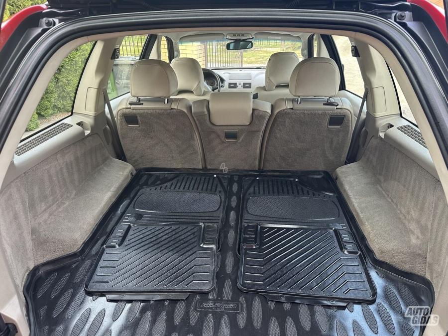 Melns Volvo XC90 2005 Šauļi, ar dzinēja tilpumu 2.40 L un nobraukumu 354 tūkst. km par 3950 €, foto 16 vietnē AUTOMOTO.COM.LV