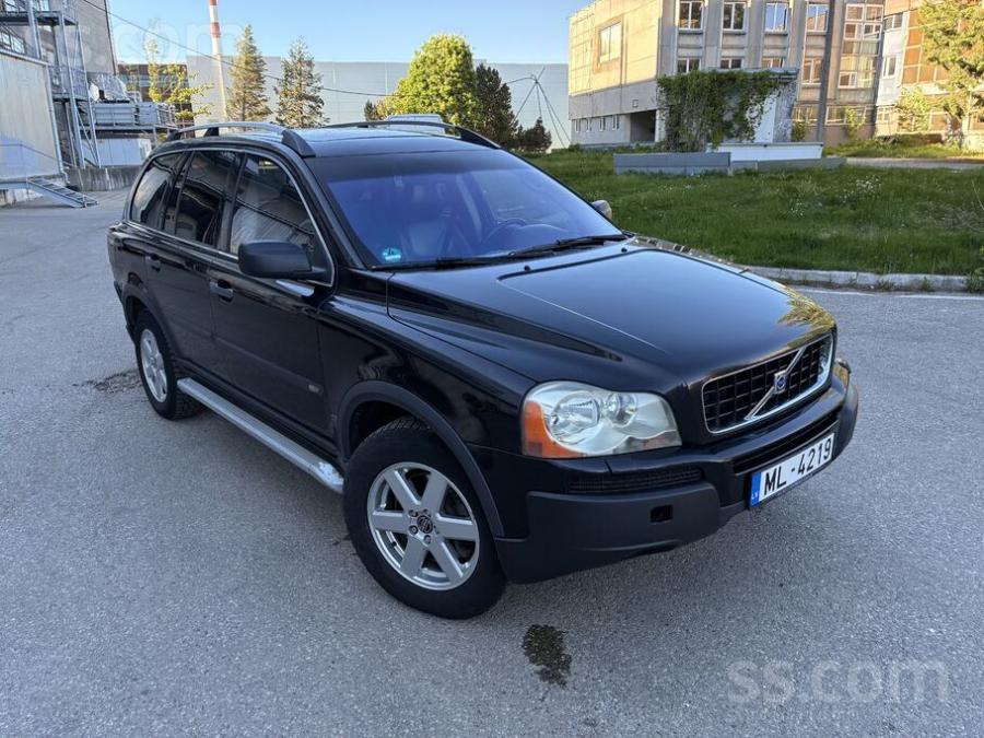Black Volvo XC90 2005 in Riga, with an engine capacity of 2.40 L and mileage of 352 thousand km for 4500 €, photo 3 on AUTOMOTO.COM.LV
