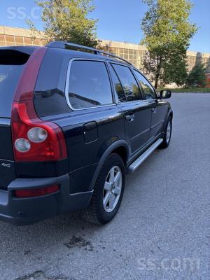 Black Volvo XC90 2005 in Riga, with an engine capacity of 2.40 L and mileage of 352 thousand km for 4500 €, photo 10 on AUTOMOTO.COM.LV