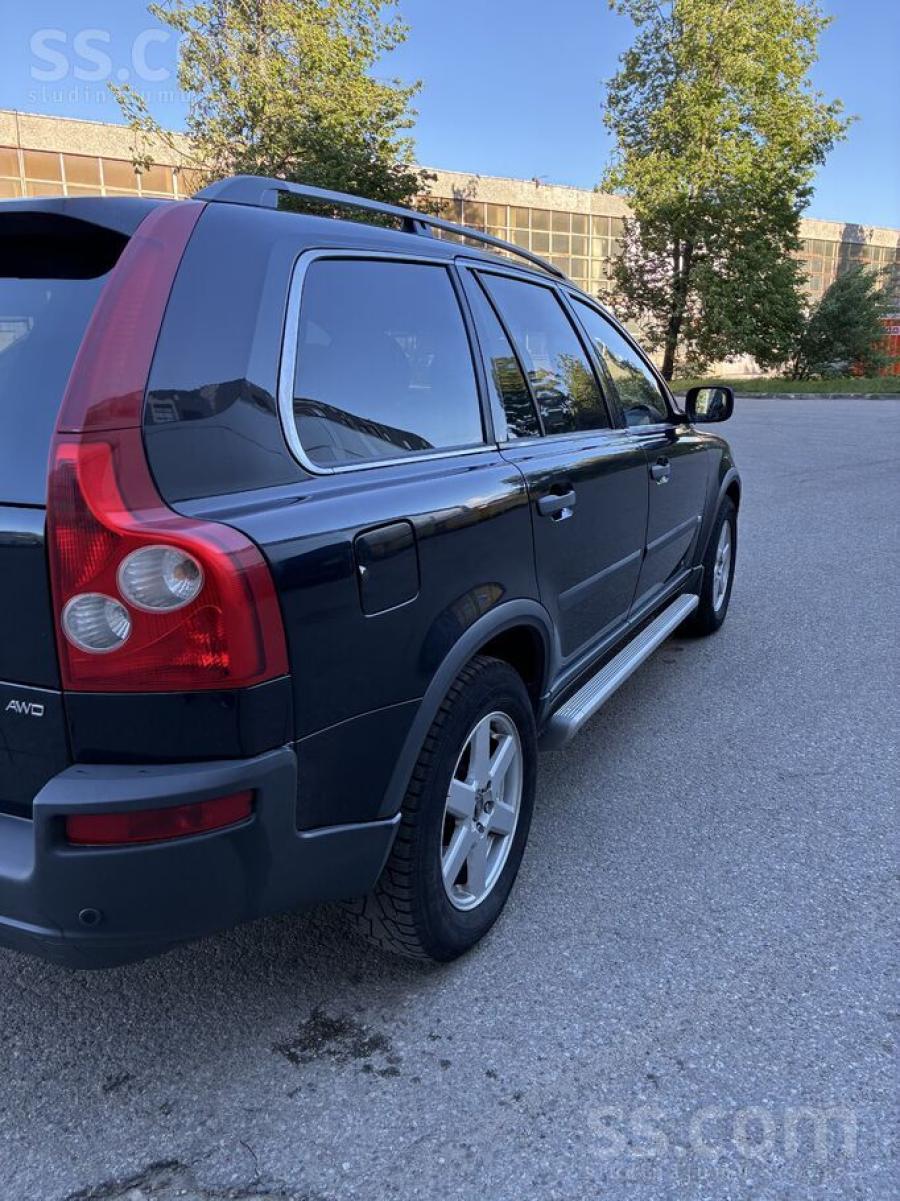Black Volvo XC90 2005 in Riga, with an engine capacity of 2.40 L and mileage of 352 thousand km for 4500 €, photo 10 on AUTOMOTO.COM.LV