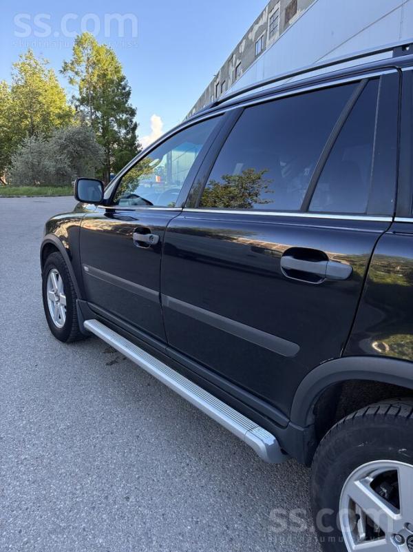 Melns Volvo XC90 2005 Rīga, ar dzinēja tilpumu 2.40 L un nobraukumu 352 tūkst. km par 4500 €, foto 10 vietnē AUTOMOTO.COM.LV