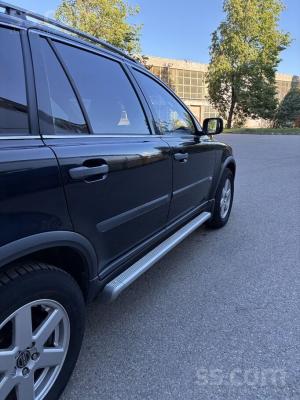 Black Volvo XC90 2005 in Riga, with an engine capacity of 2.40 L and mileage of 352 thousand km for 4500 €, photo 12 on AUTOMOTO.COM.LV