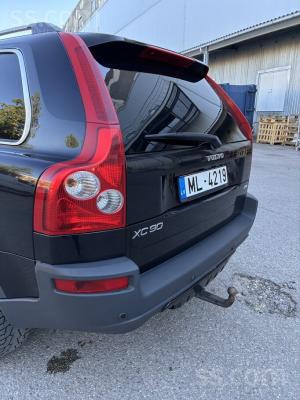 Black Volvo XC90 2005 in Riga, with an engine capacity of 2.40 L and mileage of 352 thousand km for 4500 €, photo 14 on AUTOMOTO.COM.LV