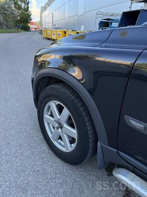 Black Volvo XC90 2005 in Riga, with an engine capacity of 2.40 L and mileage of 352 thousand km for 4500 €, photo 15 on AUTOMOTO.COM.LV