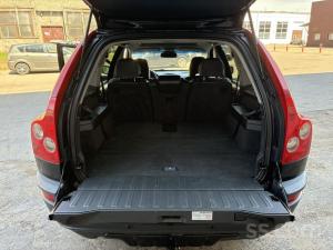 Black Volvo XC90 2005 in Riga, with an engine capacity of 2.40 L and mileage of 352 thousand km for 4500 €, photo 23 on AUTOMOTO.COM.LV