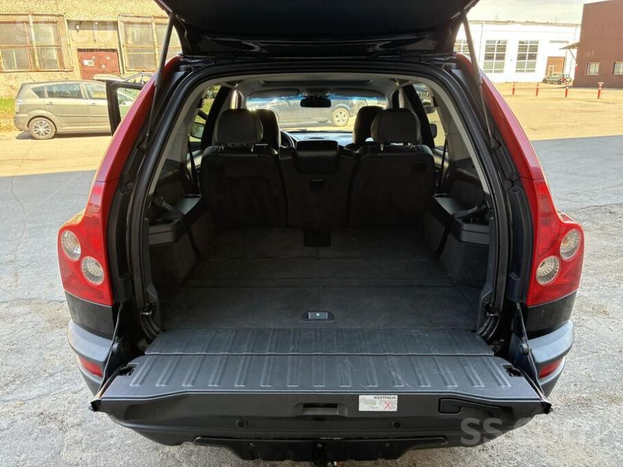 Black Volvo XC90 2005 in Riga, with an engine capacity of 2.40 L and mileage of 352 thousand km for 4500 €, photo 23 on AUTOMOTO.COM.LV