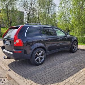 Melns Volvo XC90 2005 Rēzekne, ar dzinēja tilpumu 2.40 L un nobraukumu 357 tūkst. km par 4800 €, foto 3 vietnē AUTOMOTO.COM.LV