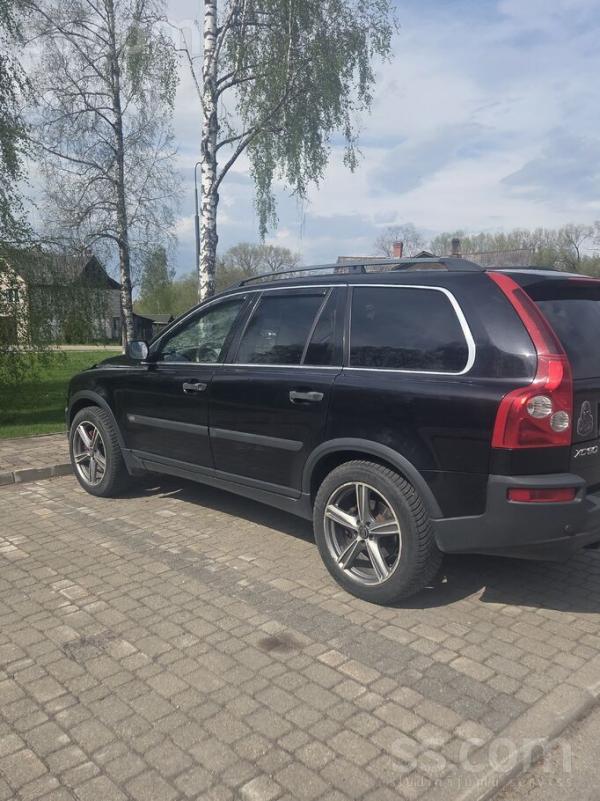 Black Volvo XC90 2005 in Rezekne, with an engine capacity of 2.40 L and mileage of 357 thousand km for 4800 €, photo 3 on AUTOMOTO.COM.LV