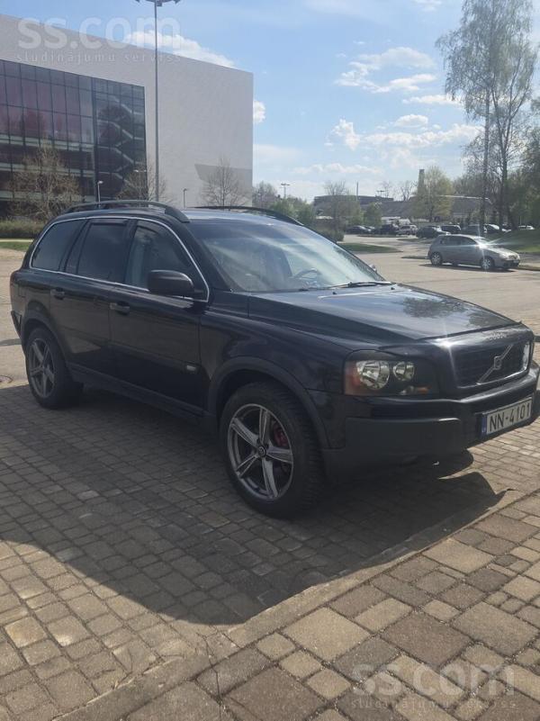 Black Volvo XC90 2005 in Rezekne, with an engine capacity of 2.40 L and mileage of 357 thousand km for 4800 €, photo 6 on AUTOMOTO.COM.LV