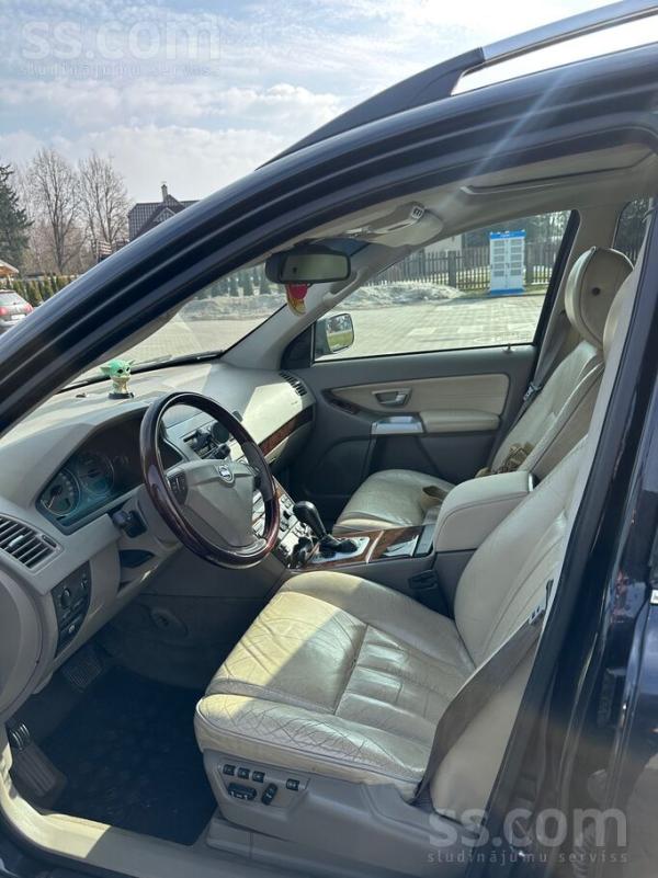 Melns Volvo XC90 2005 Rīga, ar dzinēja tilpumu 2.40 L un nobraukumu 353 tūkst. km par 4400 €, foto 9 vietnē AUTOMOTO.COM.LV
