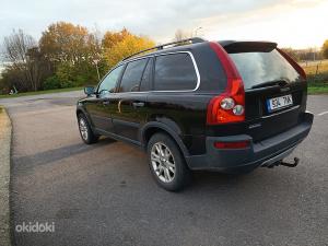 Black Volvo XC90 2005 in Tallinn, with an engine capacity of 2.40 L and mileage of 318 thousand km for 3800 €, photo 5 on AUTOMOTO.COM.LV