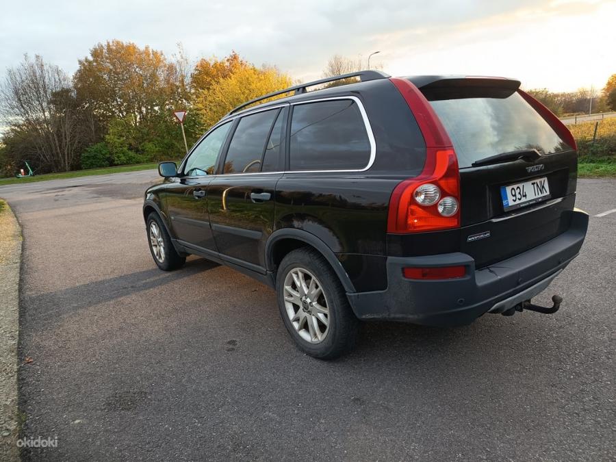 Black Volvo XC90 2005 in Tallinn, with an engine capacity of 2.40 L and mileage of 318 thousand km for 3800 €, photo 11 on AUTOMOTO.COM.LV