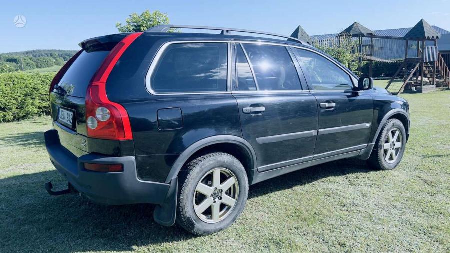 Melns Volvo XC90 2005 Viļņa, ar dzinēja tilpumu 2.40 L un nobraukumu 426 tūkst. km par 3800 €, foto 6 vietnē AUTOMOTO.COM.LV