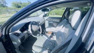 Melns Volvo XC90 2005 Viļņa, ar dzinēja tilpumu 2.40 L un nobraukumu 426 tūkst. km par 3800 €, foto 7 vietnē AUTOMOTO.COM.LV