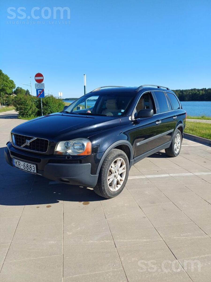 Melns Volvo XC90 2005 Ogre, ar dzinēja tilpumu 2.40 L un nobraukumu 292 tūkst. km par 3500 €, foto 1 vietnē AUTOMOTO.COM.LV