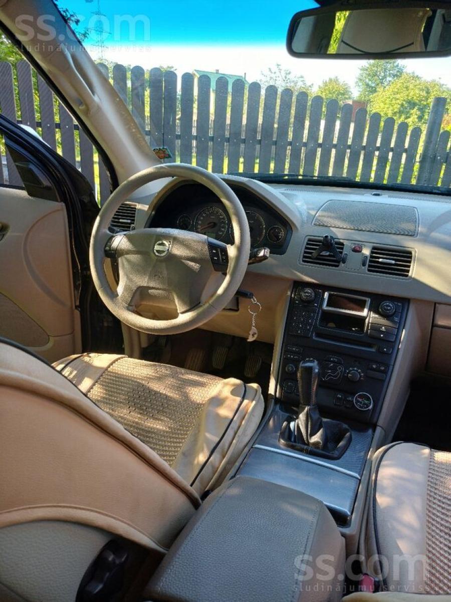 Melns Volvo XC90 2005 Ogre, ar dzinēja tilpumu 2.40 L un nobraukumu 292 tūkst. km par 3500 €, foto 5 vietnē AUTOMOTO.COM.LV