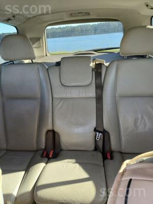 Melns Volvo XC90 2005 Ogre, ar dzinēja tilpumu 2.40 L un nobraukumu 292 tūkst. km par 3500 €, foto 6 vietnē AUTOMOTO.COM.LV