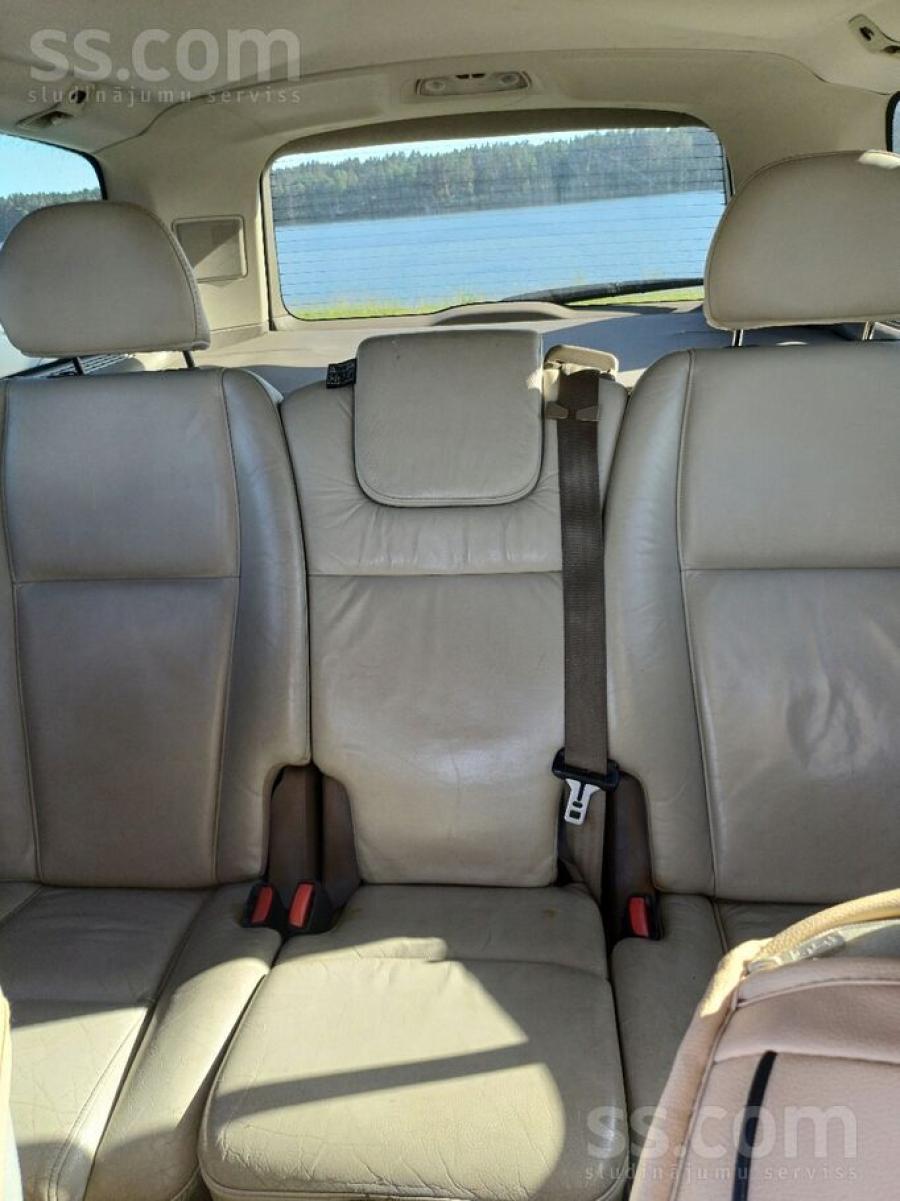 Melns Volvo XC90 2005 Ogre, ar dzinēja tilpumu 2.40 L un nobraukumu 292 tūkst. km par 3500 €, foto 6 vietnē AUTOMOTO.COM.LV