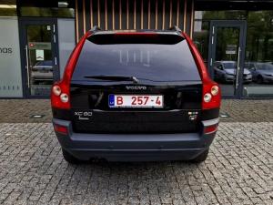 Black Volvo XC90 2005 in Riga, with an engine capacity of 2.40 L and mileage of 219 thousand km for 6190 €, photo 6 on AUTOMOTO.COM.LV