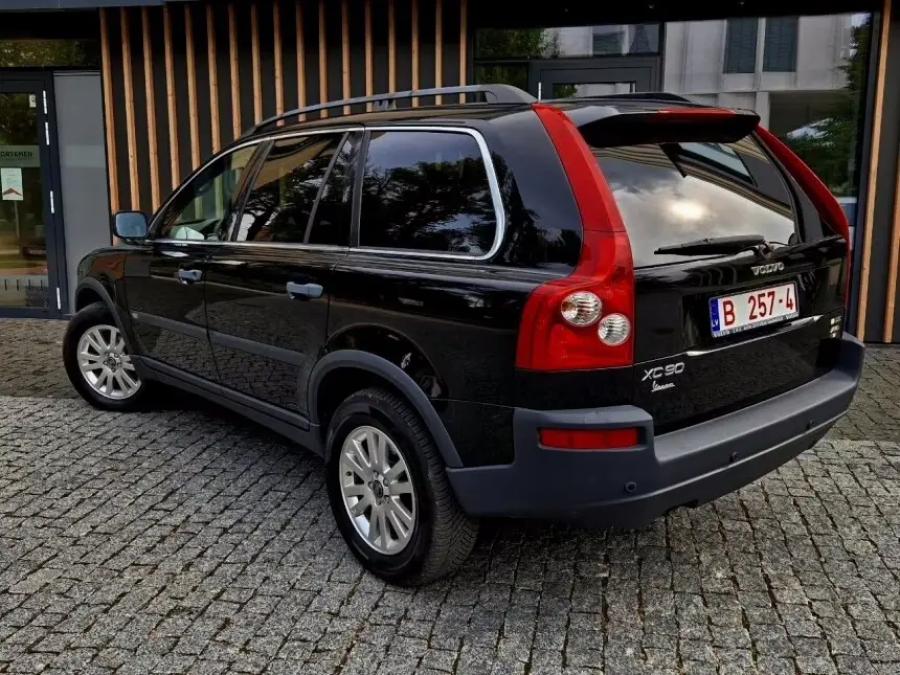 Black Volvo XC90 2005 in Riga, with an engine capacity of 2.40 L and mileage of 219 thousand km for 6190 €, photo 7 on AUTOMOTO.COM.LV