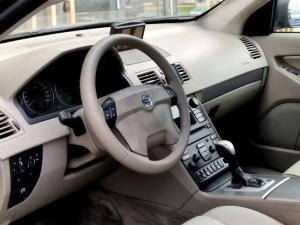 Black Volvo XC90 2005 in Riga, with an engine capacity of 2.40 L and mileage of 219 thousand km for 6190 €, photo 10 on AUTOMOTO.COM.LV