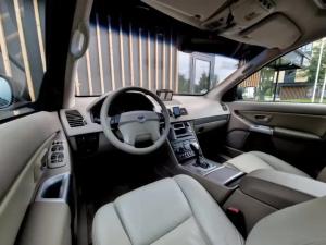 Black Volvo XC90 2005 in Riga, with an engine capacity of 2.40 L and mileage of 219 thousand km for 6190 €, photo 11 on AUTOMOTO.COM.LV
