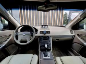 Black Volvo XC90 2005 in Riga, with an engine capacity of 2.40 L and mileage of 219 thousand km for 6190 €, photo 12 on AUTOMOTO.COM.LV