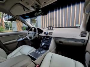 Black Volvo XC90 2005 in Riga, with an engine capacity of 2.40 L and mileage of 219 thousand km for 6190 €, photo 13 on AUTOMOTO.COM.LV