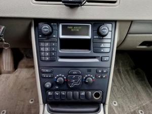 Black Volvo XC90 2005 in Riga, with an engine capacity of 2.40 L and mileage of 219 thousand km for 6190 €, photo 20 on AUTOMOTO.COM.LV