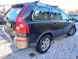 Black Volvo XC90 2005 in Riga, with an engine capacity of 2.40 L and mileage of 460 thousand km for 3499 €, photo 4 on AUTOMOTO.COM.LV
