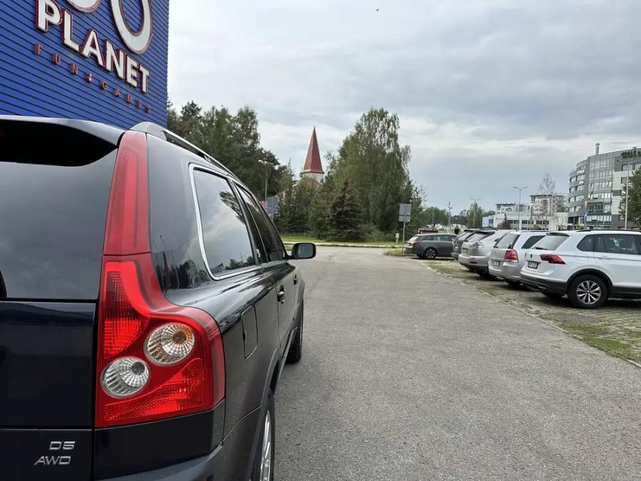 Melns Volvo XC90 2005 Rīga, ar dzinēja tilpumu 2.40 L un nobraukumu 343 tūkst. km par 4990 €, foto 13 vietnē AUTOMOTO.COM.LV