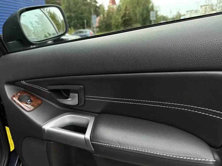 Melns Volvo XC90 2005 Rīga, ar dzinēja tilpumu 2.40 L un nobraukumu 343 tūkst. km par 4990 €, foto 17 vietnē AUTOMOTO.COM.LV