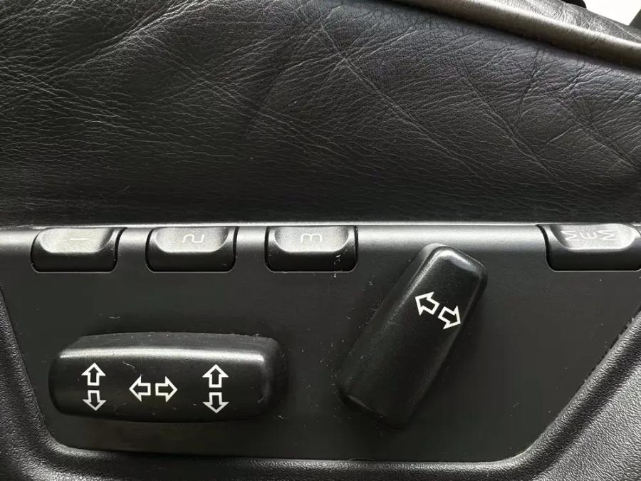 Melns Volvo XC90 2005 Rīga, ar dzinēja tilpumu 2.40 L un nobraukumu 343 tūkst. km par 4990 €, foto 25 vietnē AUTOMOTO.COM.LV