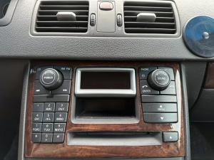 Melns Volvo XC90 2005 Rīga, ar dzinēja tilpumu 2.40 L un nobraukumu 343 tūkst. km par 4990 €, foto 30 vietnē AUTOMOTO.COM.LV