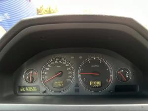 Melns Volvo XC90 2005 Rīga, ar dzinēja tilpumu 2.40 L un nobraukumu 343 tūkst. km par 4990 €, foto 35 vietnē AUTOMOTO.COM.LV
